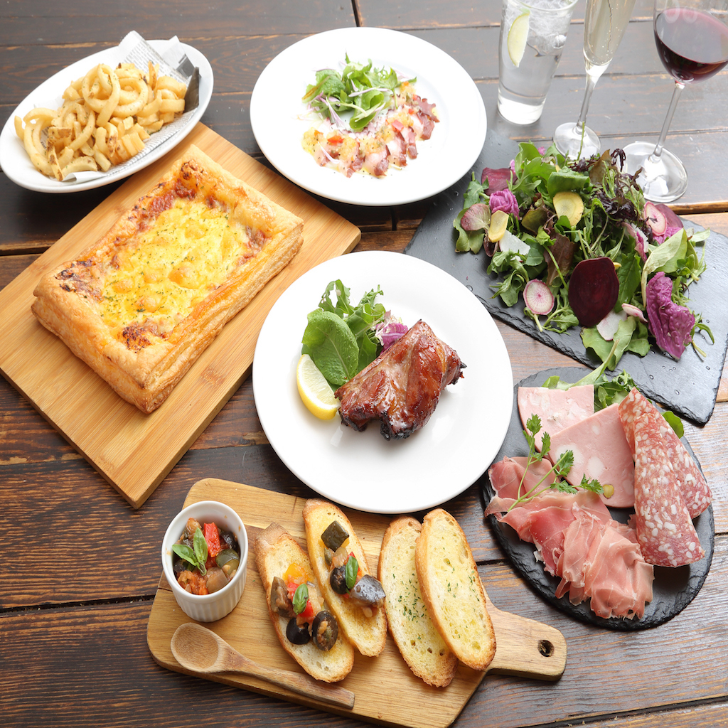 週末もゆったり3時間飲み放題!(12月は2.5時間) 5000円(税込)コース! 人気メニュー全12品♪ | LITTLE CROP リトル クロップ