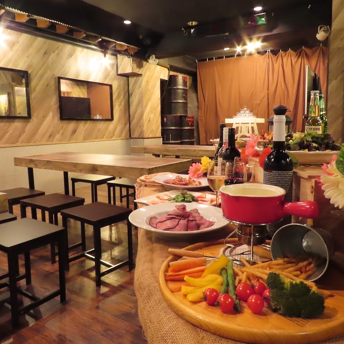 【スタンダードコース】忘年会！少人数から大型宴会貸切まで対応可！120分飲み放題＋8品⇒5000円 | Dining Lab π パイ 宇都宮店